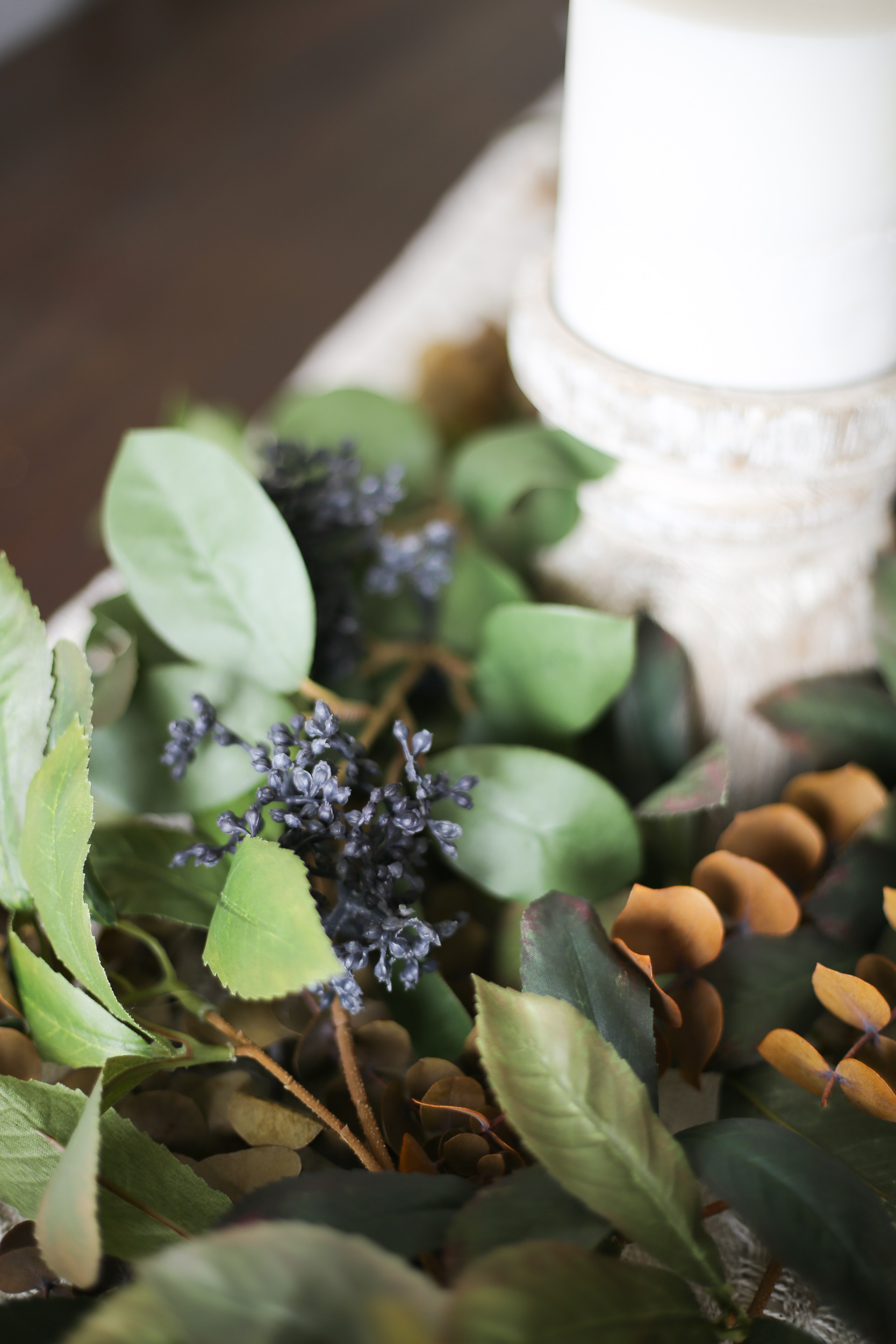 Frosty & Fresh Winter Centerpiece & Table Decor Ideas - The Unlikely ...