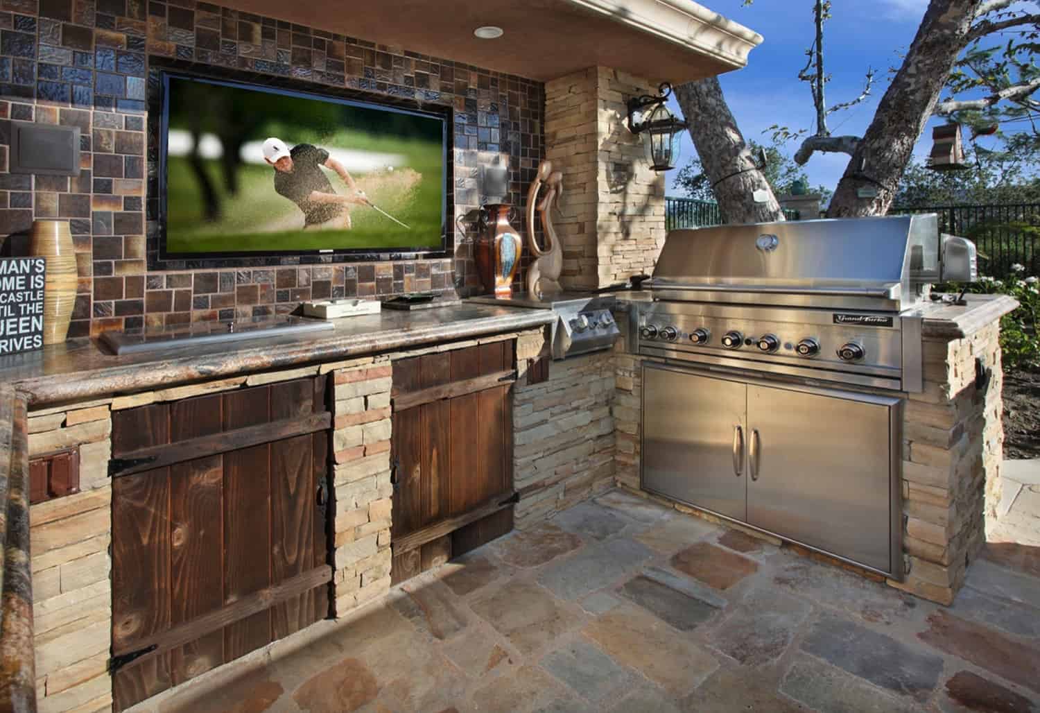 31 Stunning Outdoor Kitchen Design Ideas - The Unlikely Hostess