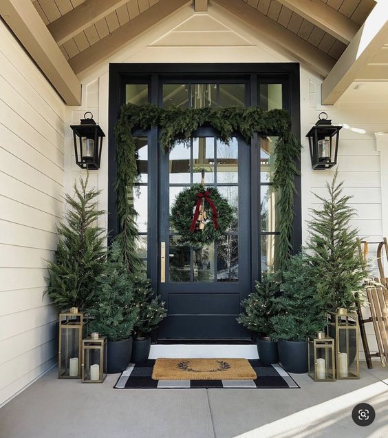 31 Front Porch Christmas Decor Ideas Full Of Holiday Style - The ...