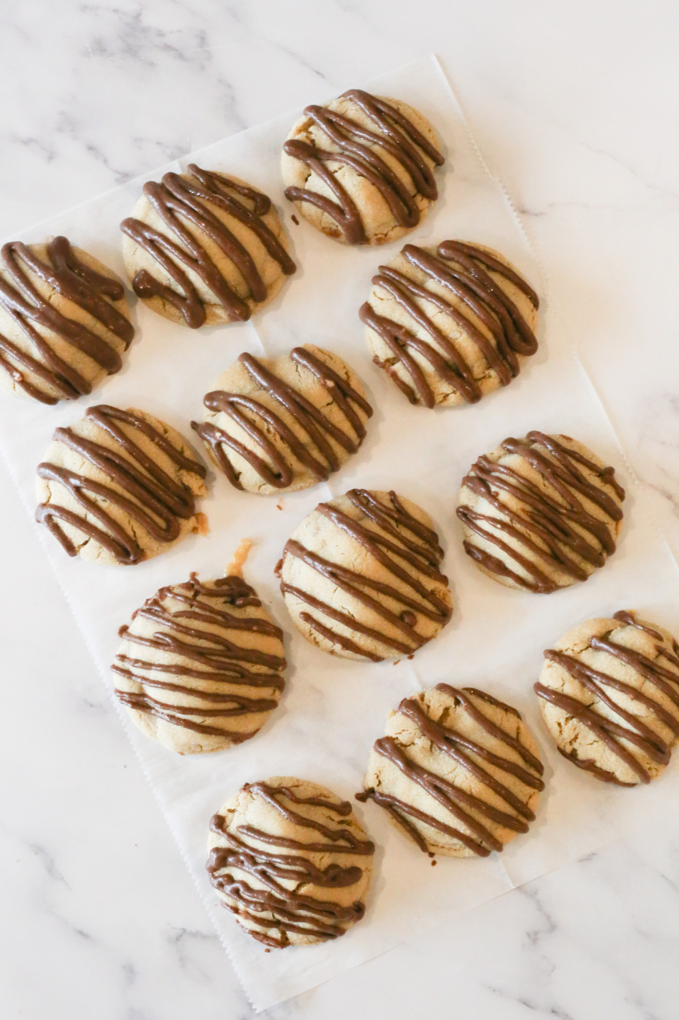 Viral Peanut Butter Caramello Cookies With Chocolate Drizzle - The ...