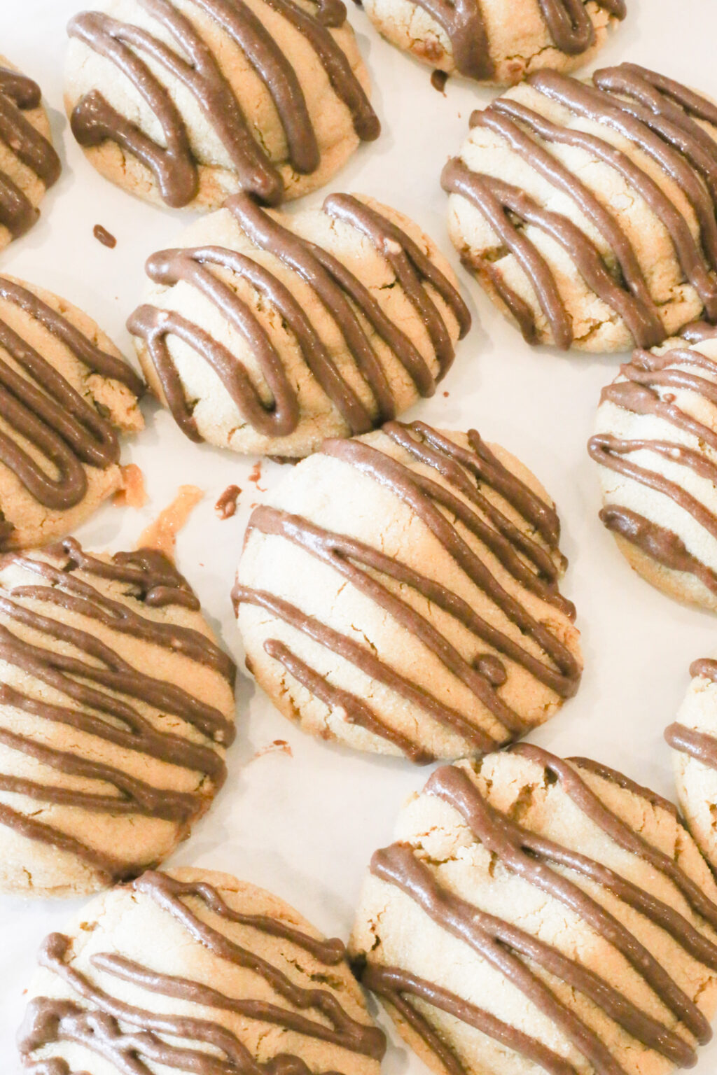 Viral Peanut Butter Caramello Cookies With Chocolate Drizzle - The ...