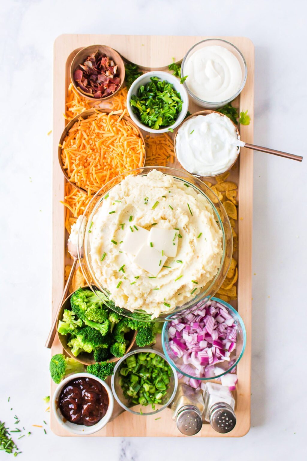 25 Crowd Pleasing Food Bar Ideas For A Party - The Unlikely Hostess