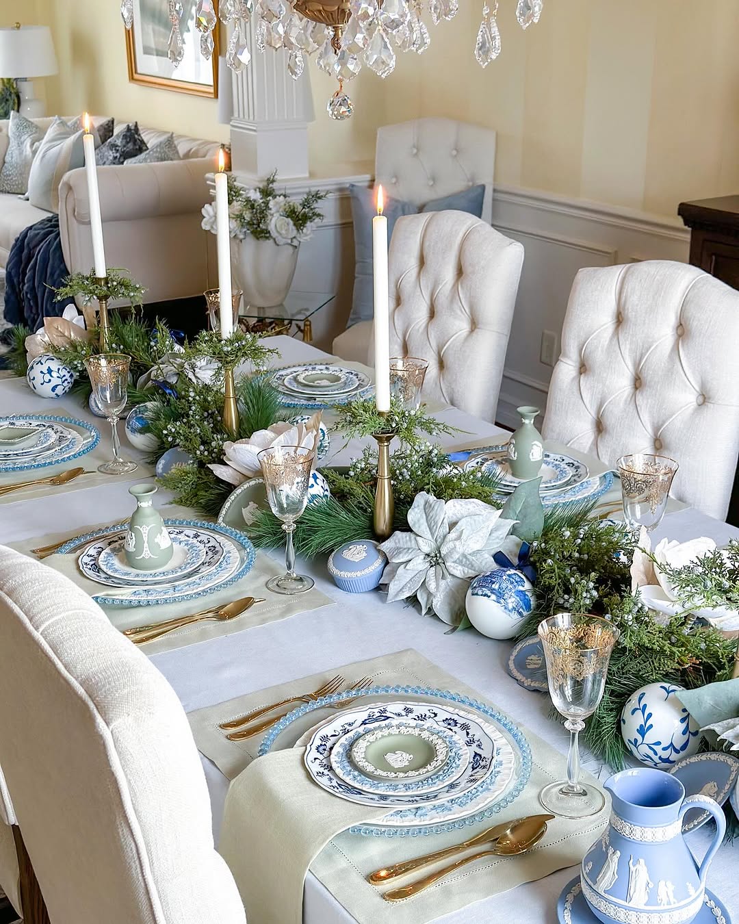 30 Stunning Christmas Table Settings Guests Love To Gathering Around ...