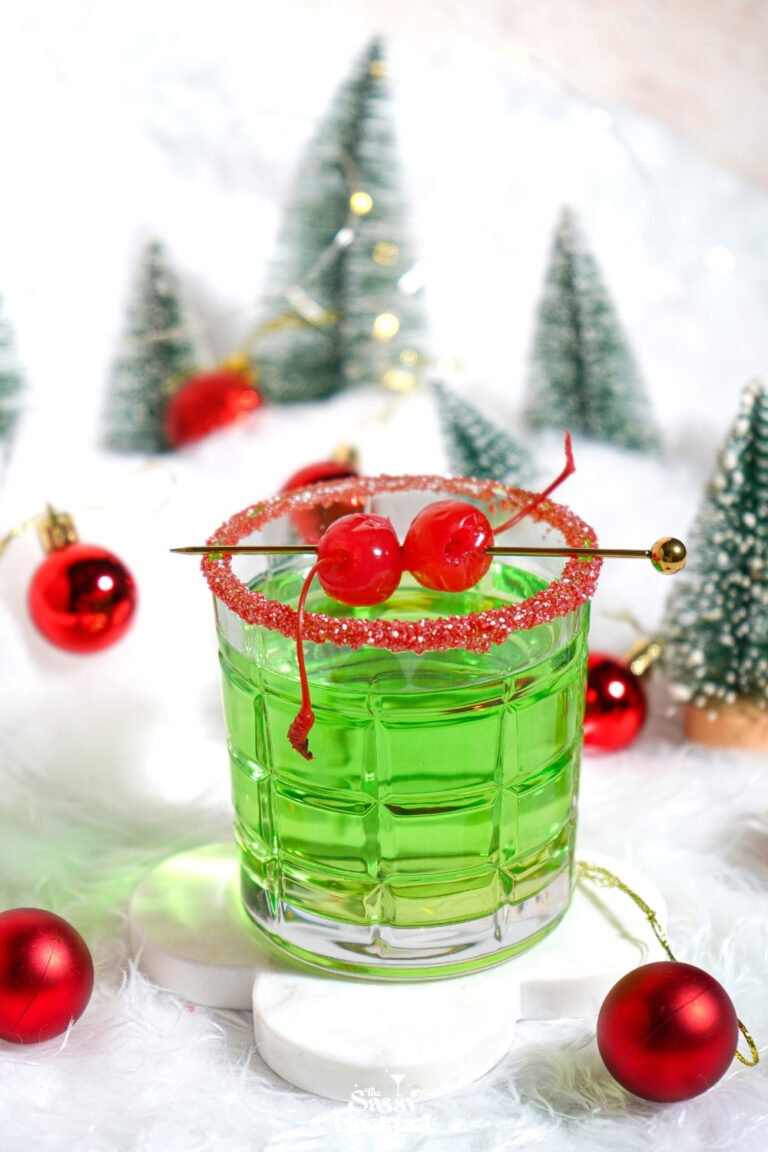 25 Best Boozy Christmas Drinks & Cocktails - The Unlikely Hostess